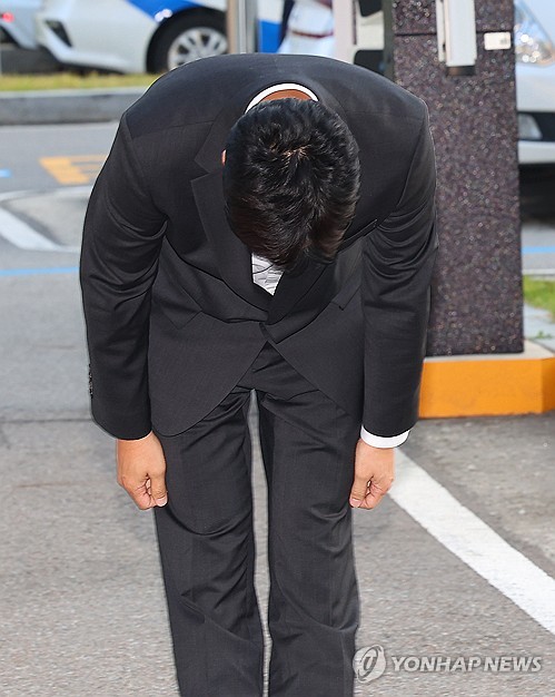 (LEAD) Actor Lee Sun-kyun grilled over drug use suspicions | Yonhap News Agency