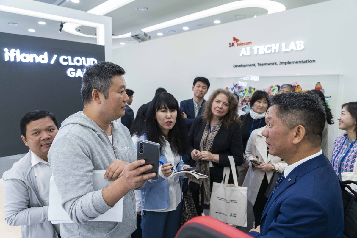 [게시판] SKT, 13개국 민간사절단에 AI 체험 프로그램 공유 | 연합뉴스