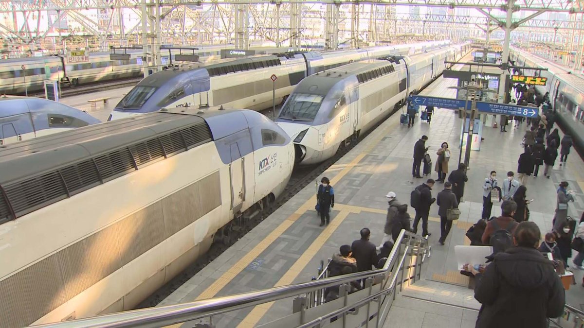 코레일 "SR에 KTX 2편성 긴급지원…KTX는 정상운행 중" | 연합뉴스