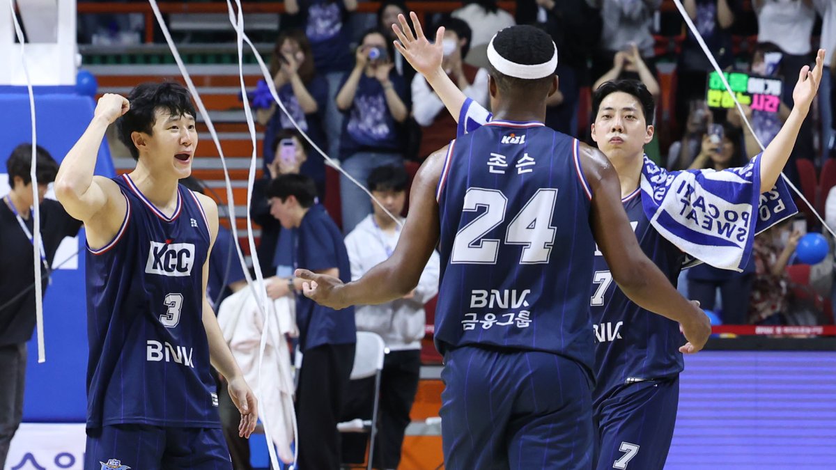 KCC, 4강 PO 3차전 DB에 승리…챔프전까지 1승 | 연합뉴스