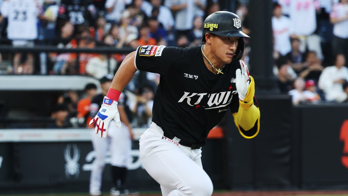 KT 안현민, 7월 MVP 선정…폰세·구자욱 제쳐 | 연합뉴스