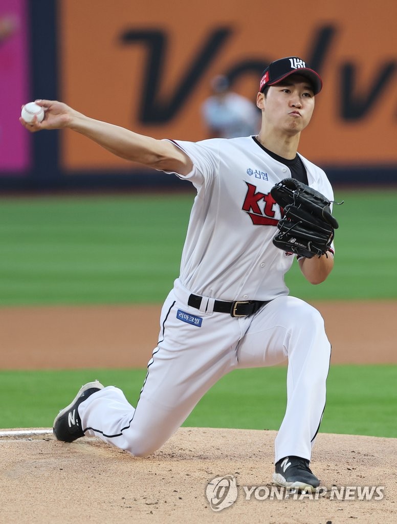 Baseball: LG Twins vs. KT Wiz | Yonhap News Agency