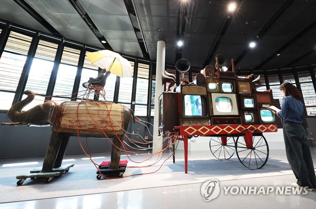 백남준 탄생 90주년 특별전 개막 연합뉴스