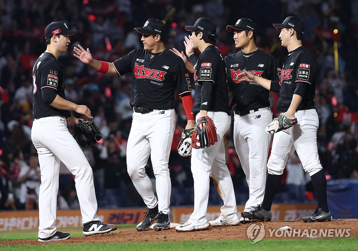 kt 승리, PO는 5차전으로 | 연합뉴스