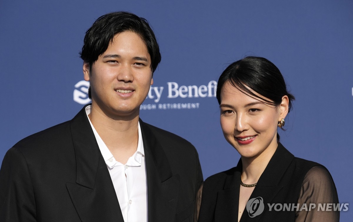 LA다저스 재단 행사 참석한 오타니 부부 | 연합뉴스