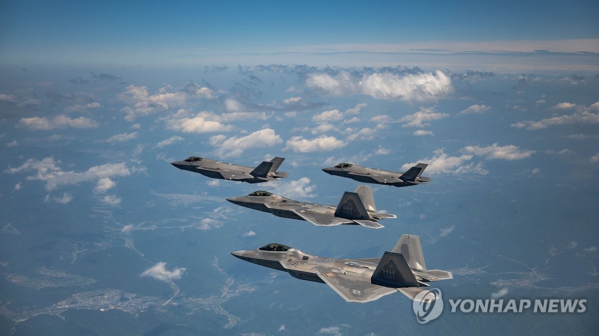 米軍F22戦闘機 韓国軍F35Aと合同訓練＝朝鮮半島上空で初の模擬戦 | 聯合ニュース