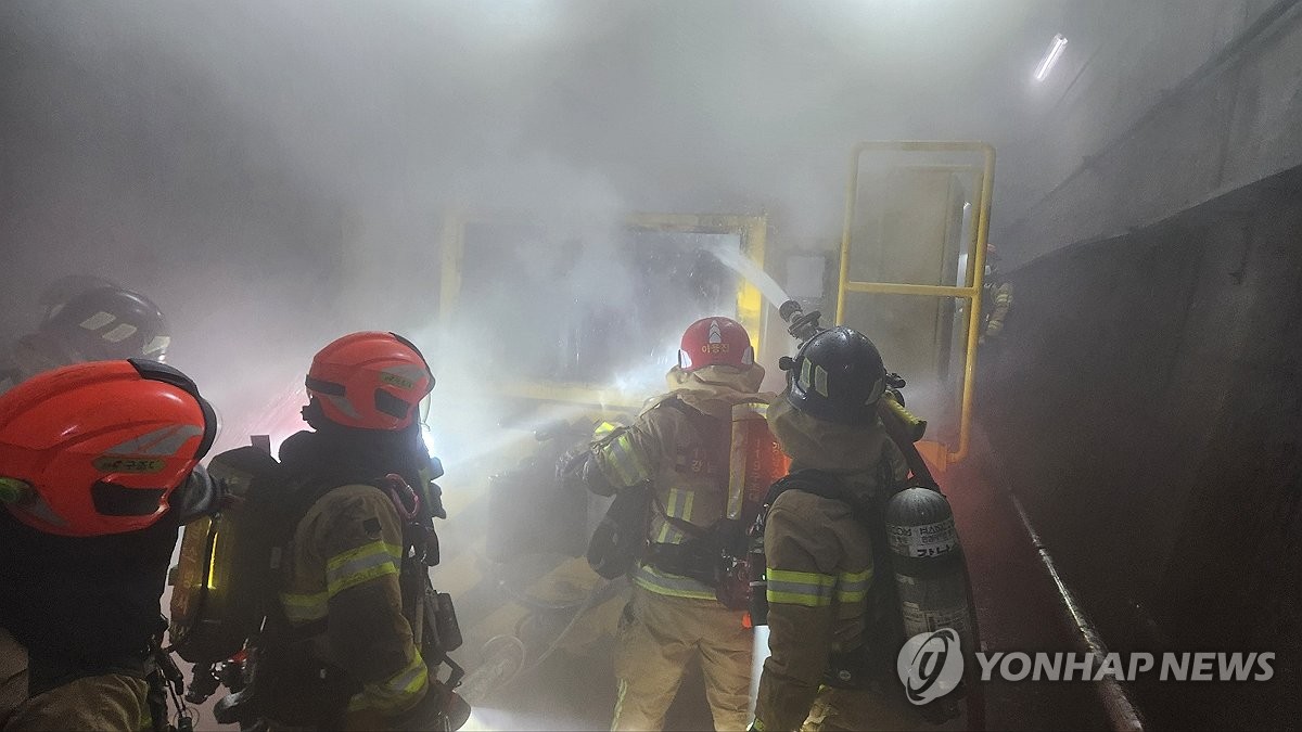 리튬배터리 화재 대비서울 전기버스·지하철에 전용 소화기 연합뉴스