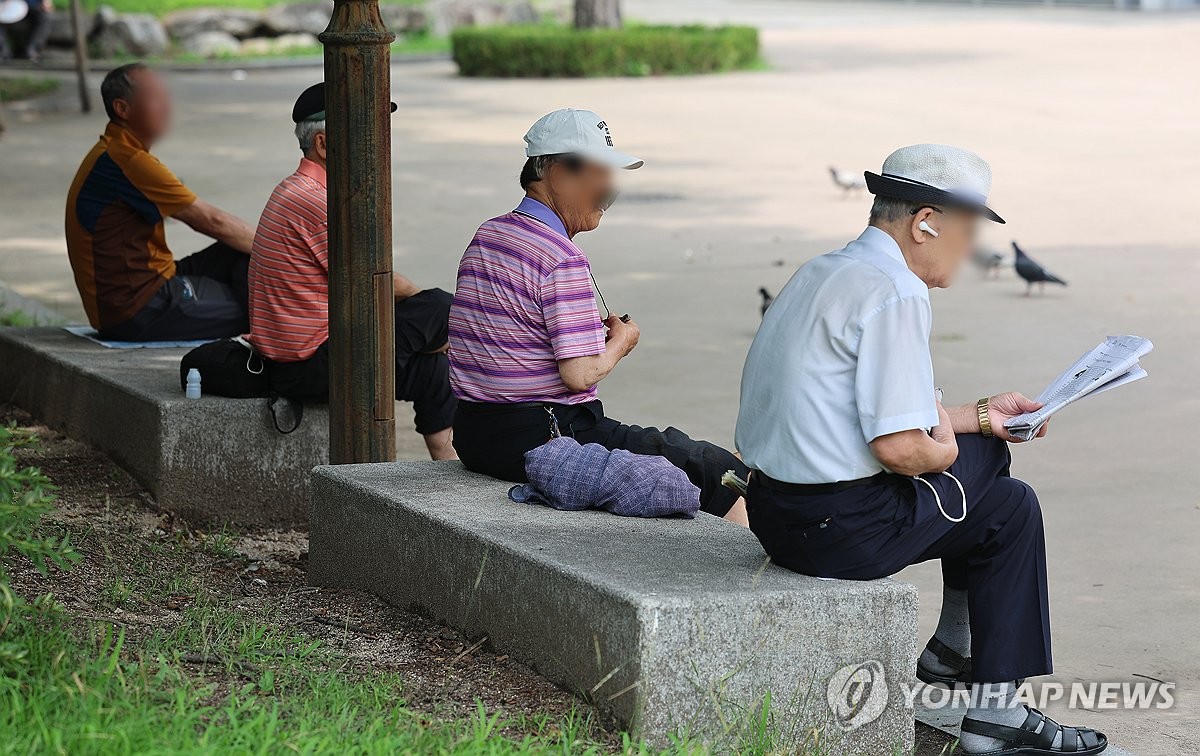 5명중 1명이 노인…65세 이상 주민등록인구 1천만명 이상 연합뉴스