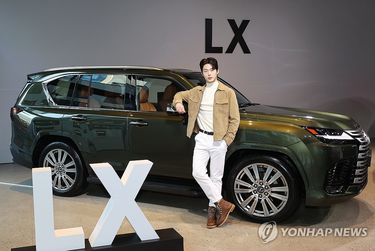 렉서스, 플래그십 SUV 'LX 700h' 출시…오프로드 주행 최적화 | 연합뉴스