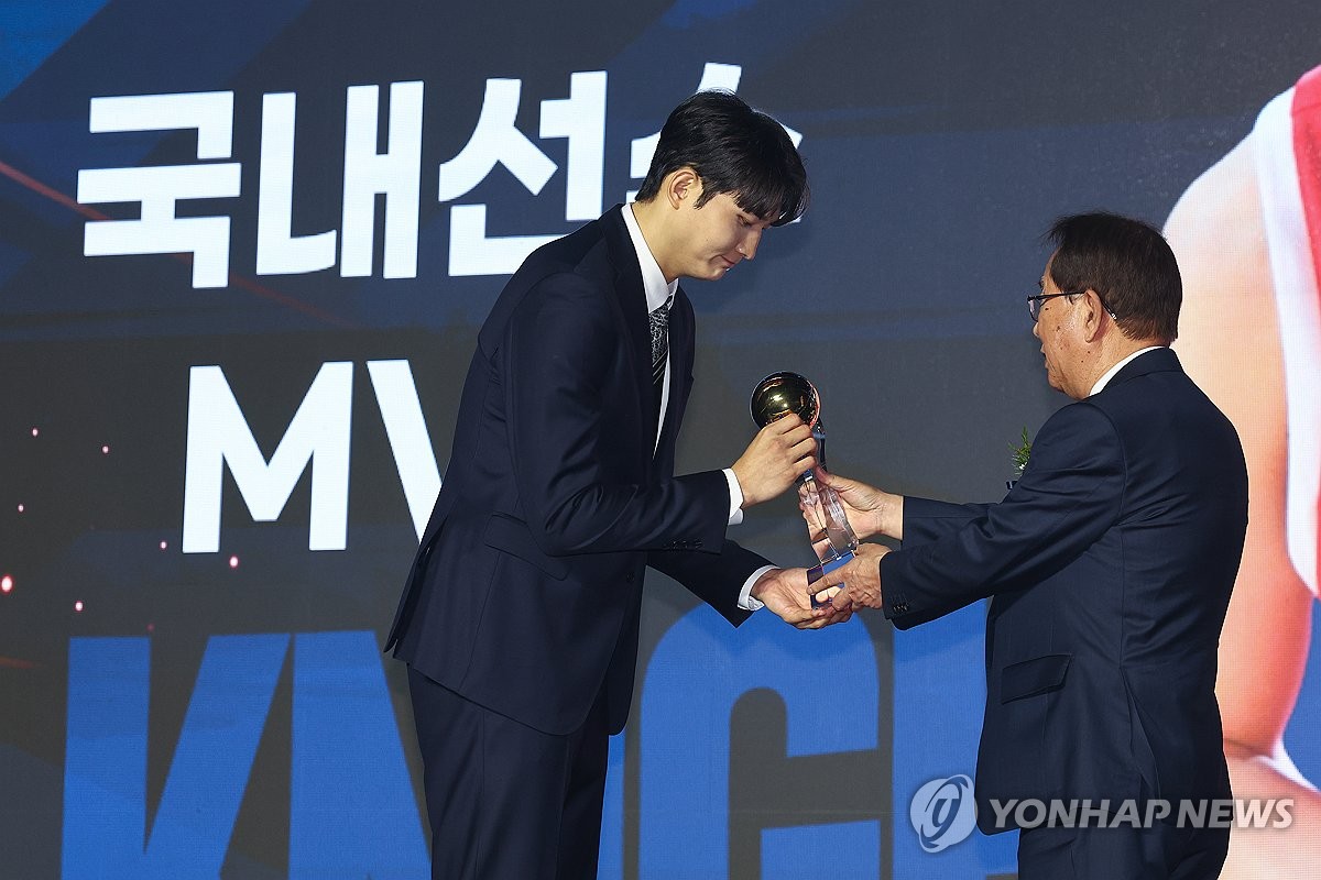 24-25 프로농구 국내선수 MVP는 SK 안영준 | 연합뉴스